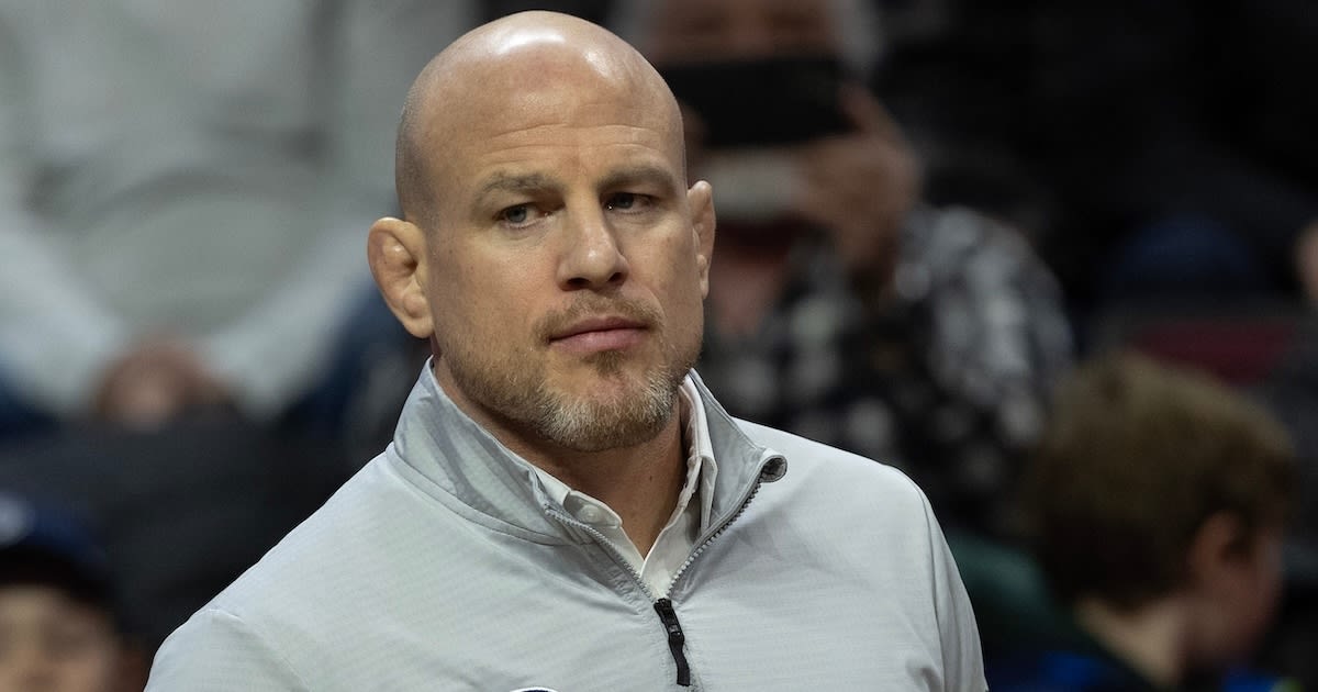 Cael Sanderson on Iowa using Angelo Ferrari over Gabe Arnold: ‘I don’t ...