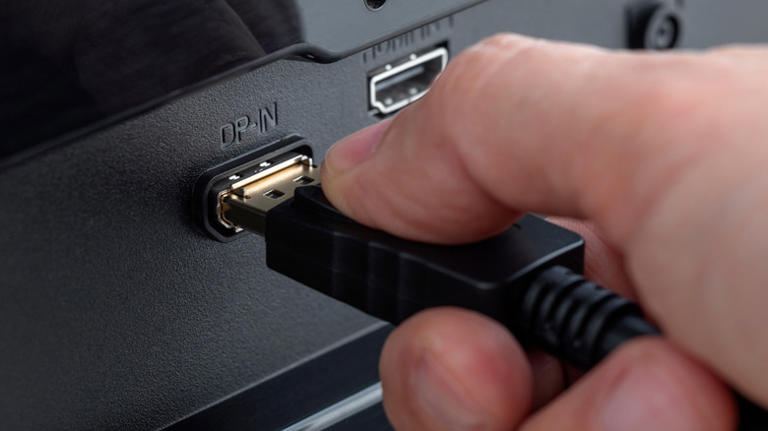 How To Daisy Chain Monitors: Everything You Need To Know