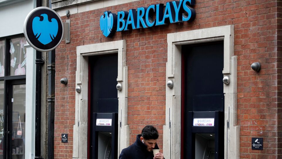 Barclays faces furious backlash as IT glitch hits customers on payday ...