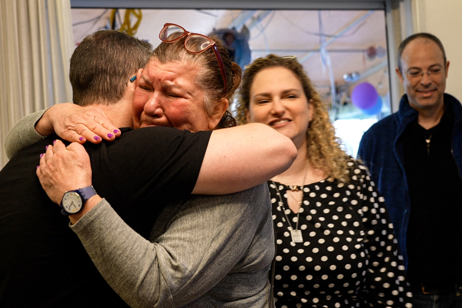 Hamas releases U.S. hostage Keith Siegel; Rafah crossing reopens for ...