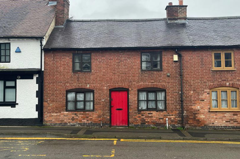 'Desirable' village cottage in need of modernisation sells at auction
