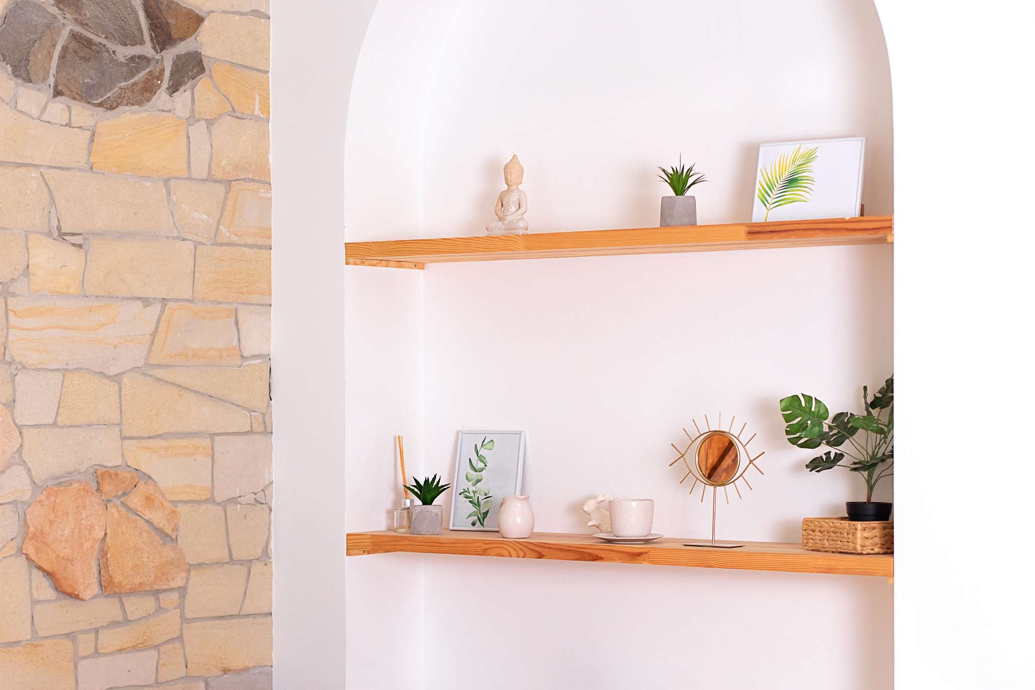 7 Shelf Styling Mistakes Designers Want You to Avoid At All Costs