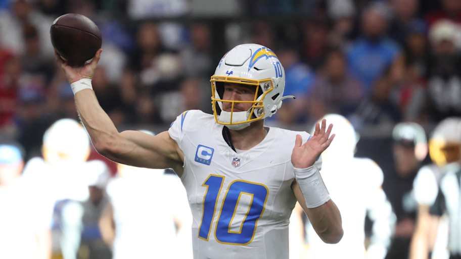 Chargers QB Justin Herbert opted out of Pro Bowl due to injuries
