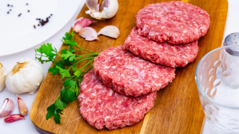 How Thick Should You Be Making Your Burger Patties?