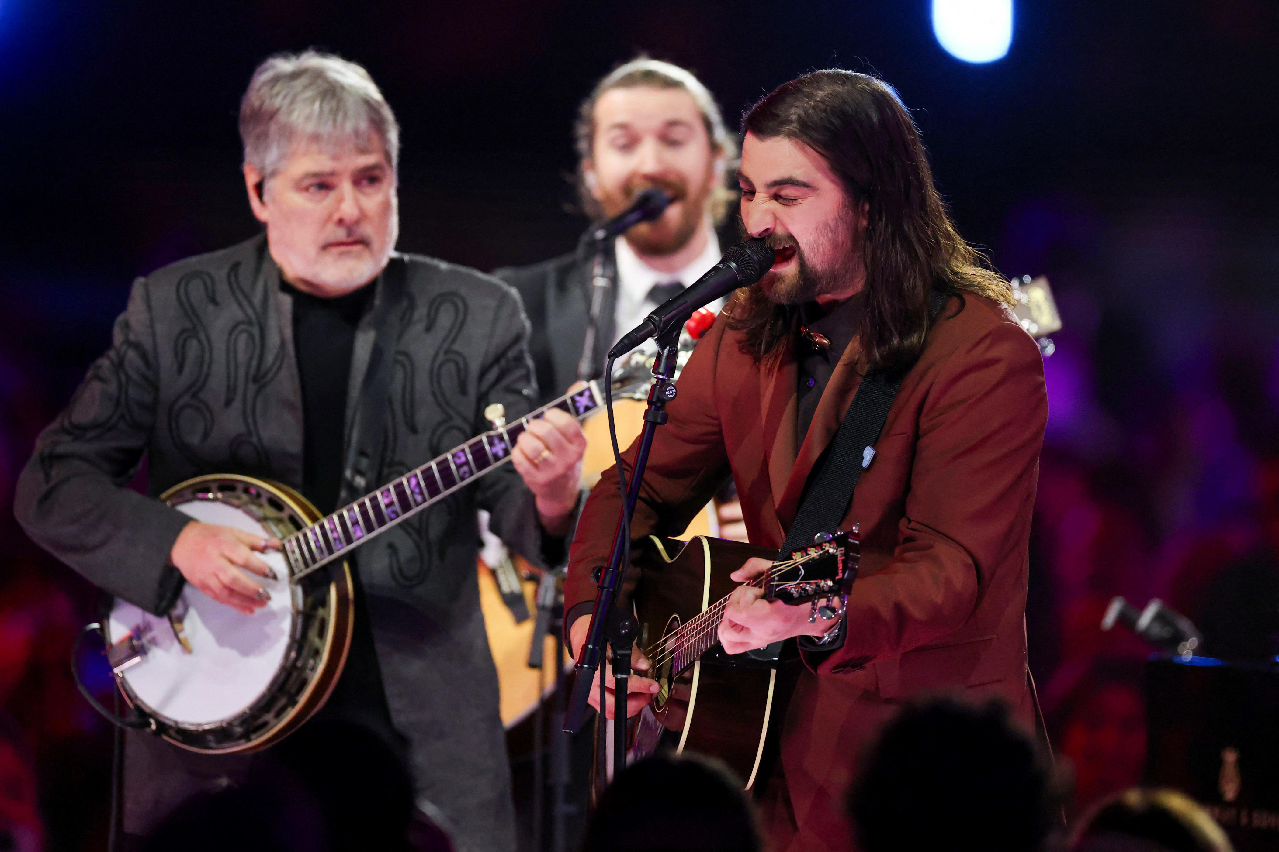 Béla Fleck speaks out on canceling Trump's Kennedy Center shows