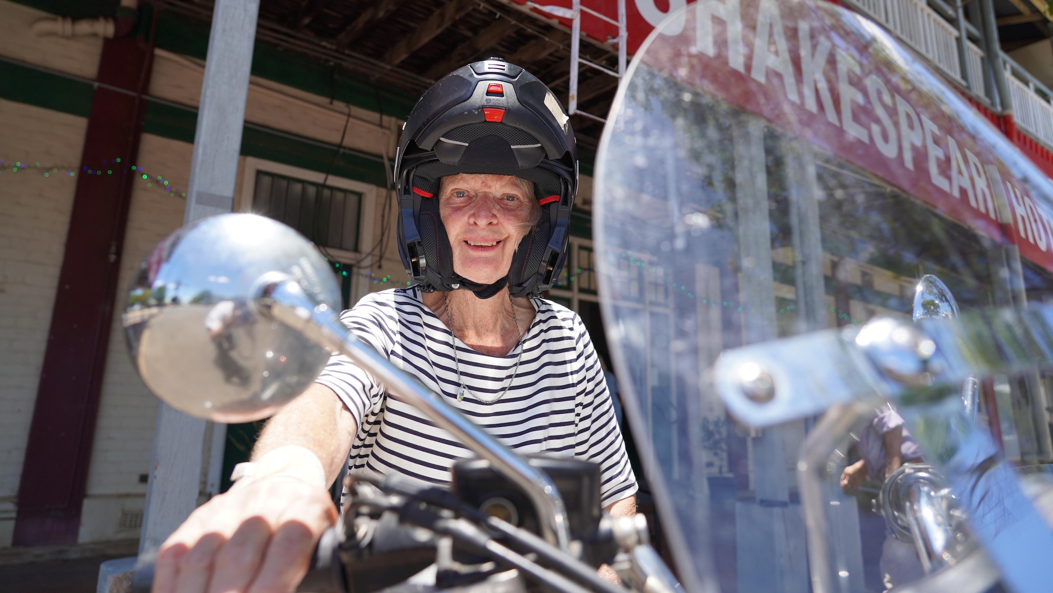 Barista Alice Bennett thrives in her outback Queensland job at 76