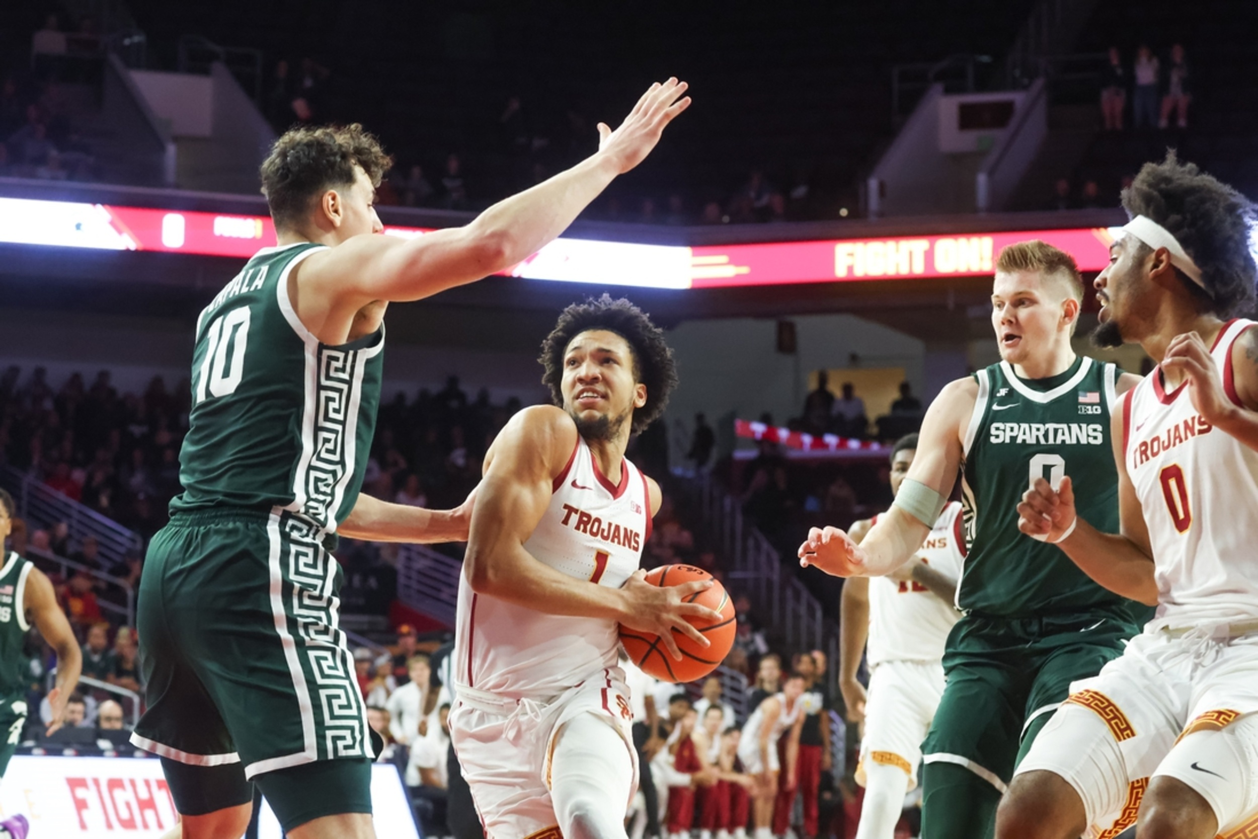 USC secures 70-64 upset win over No. 7 Michigan State