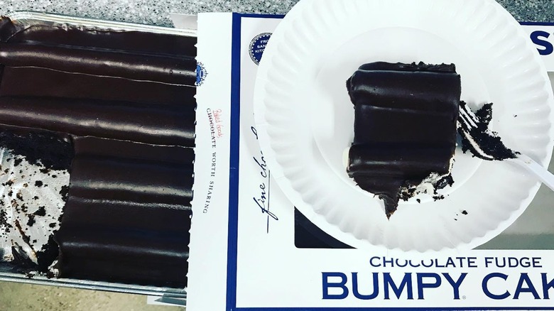 How Does Michigan's Iconic Bumpy Cake Get Its Signature Look