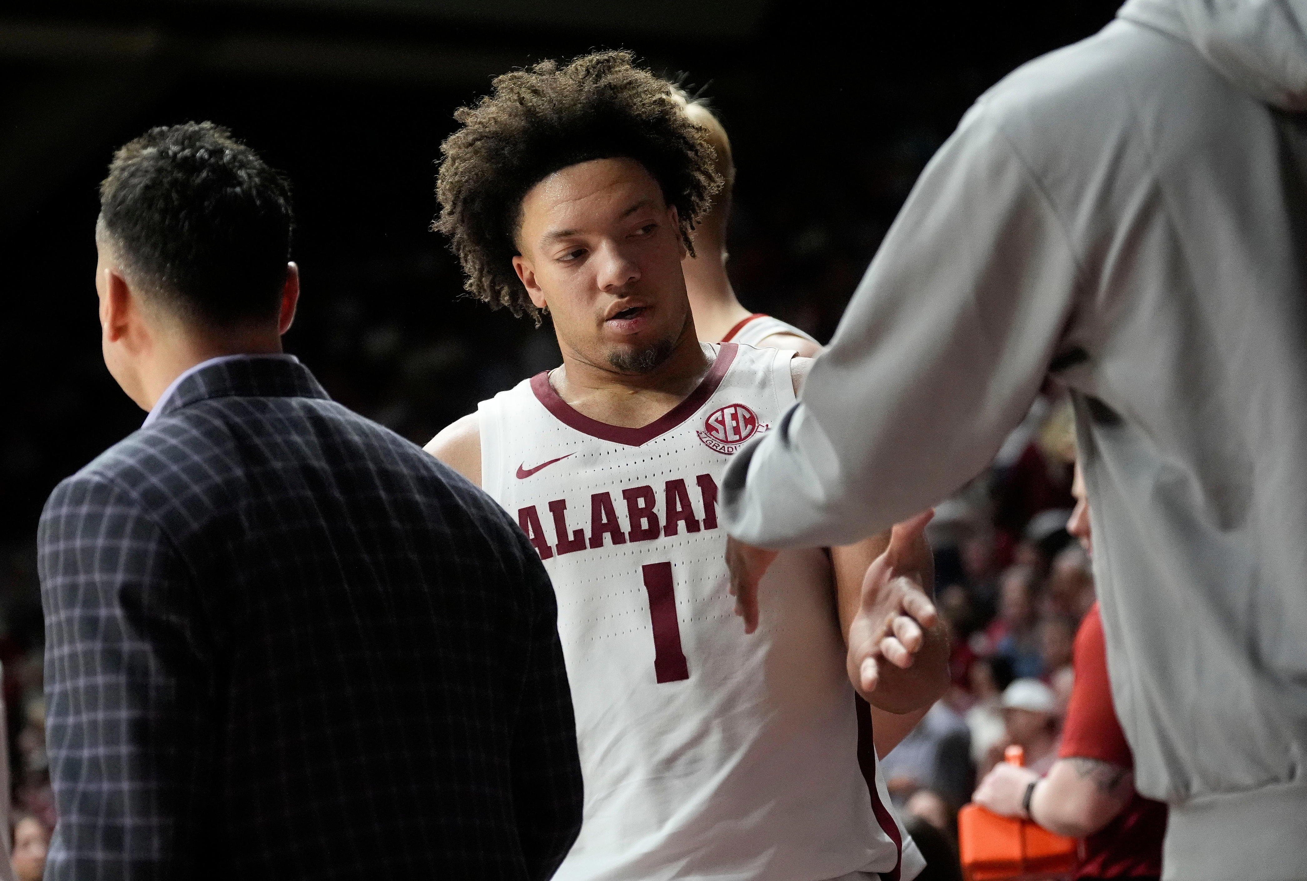 Alabama basketball former Mark Sears misses debut with Milwaukee Bucks ...