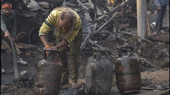 Ghaziabad: 50 LPG cylinders explode as truck catches fire