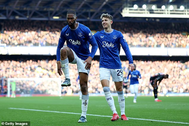 Everton 4-0 Leicester: Abdoulaye Doucoure opens scoring after just TEN ...