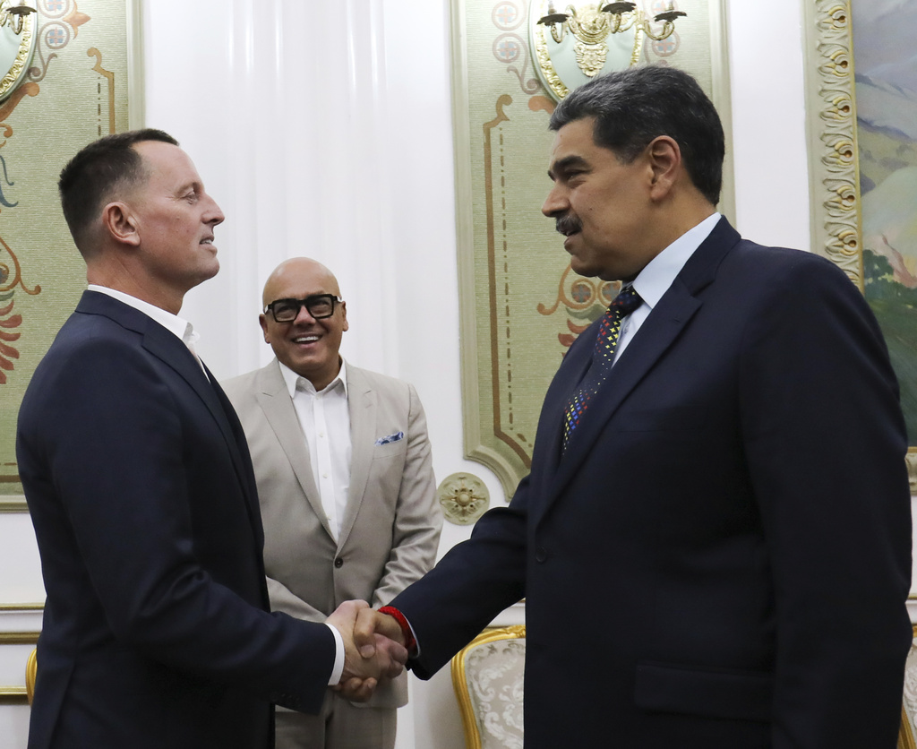 Venezuela frees 6 Americans after meeting between President Maduro and ...