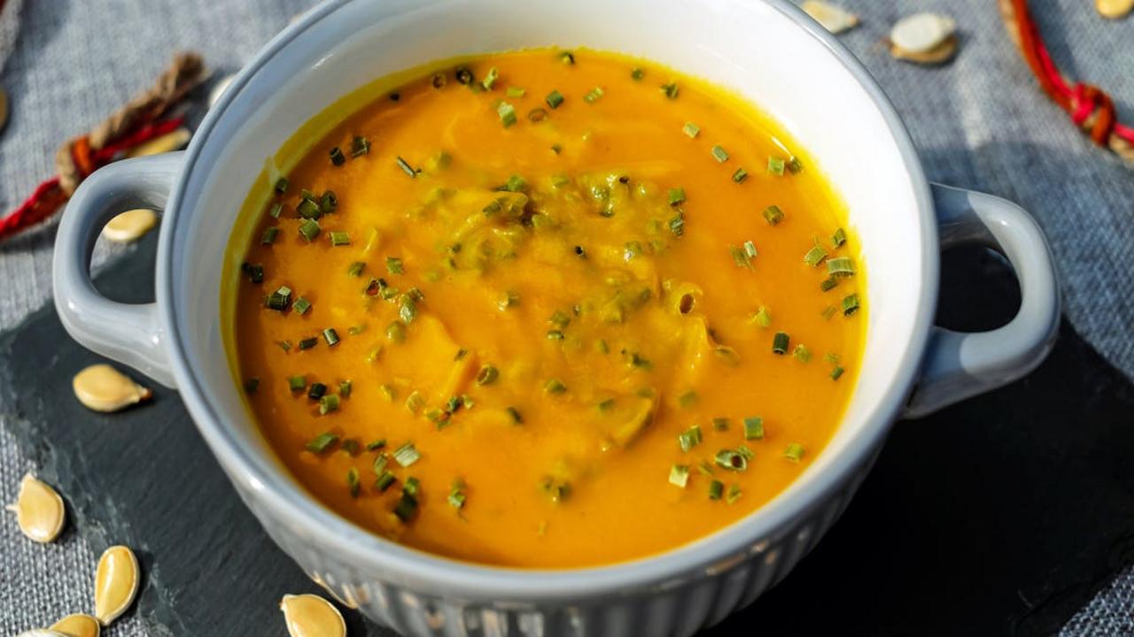 15 foods smart travelers never order abroad