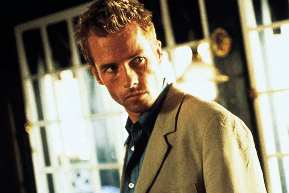 Guy Pearce Says ‘I'm S–‘ in ‘Memento' After Rewatching Christopher ...