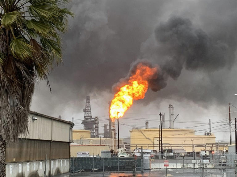 Martinez refinery fire injures 6; health alerts remain in effect for ...