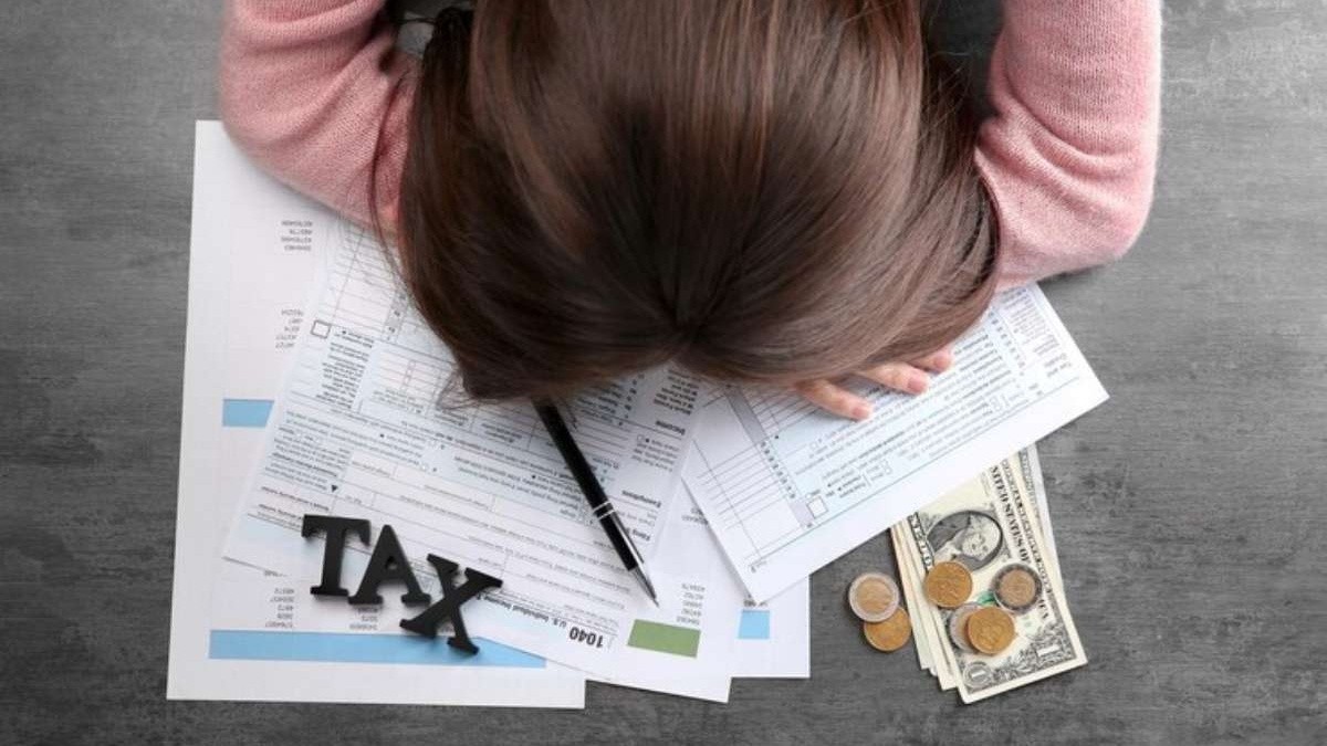 Consequences of not filing taxes with the IRS by April 15