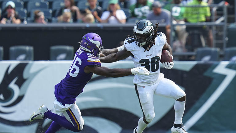 Eagles practice squad shuffle: Tanner Muse returns, Lew Nichols gone