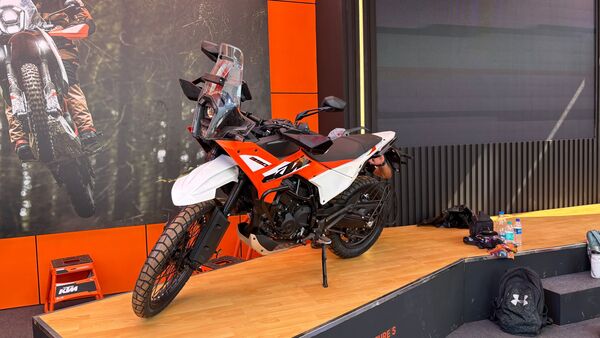 2025 KTM Adventure 390 bookings open ahead of launch. Here’s what the ...