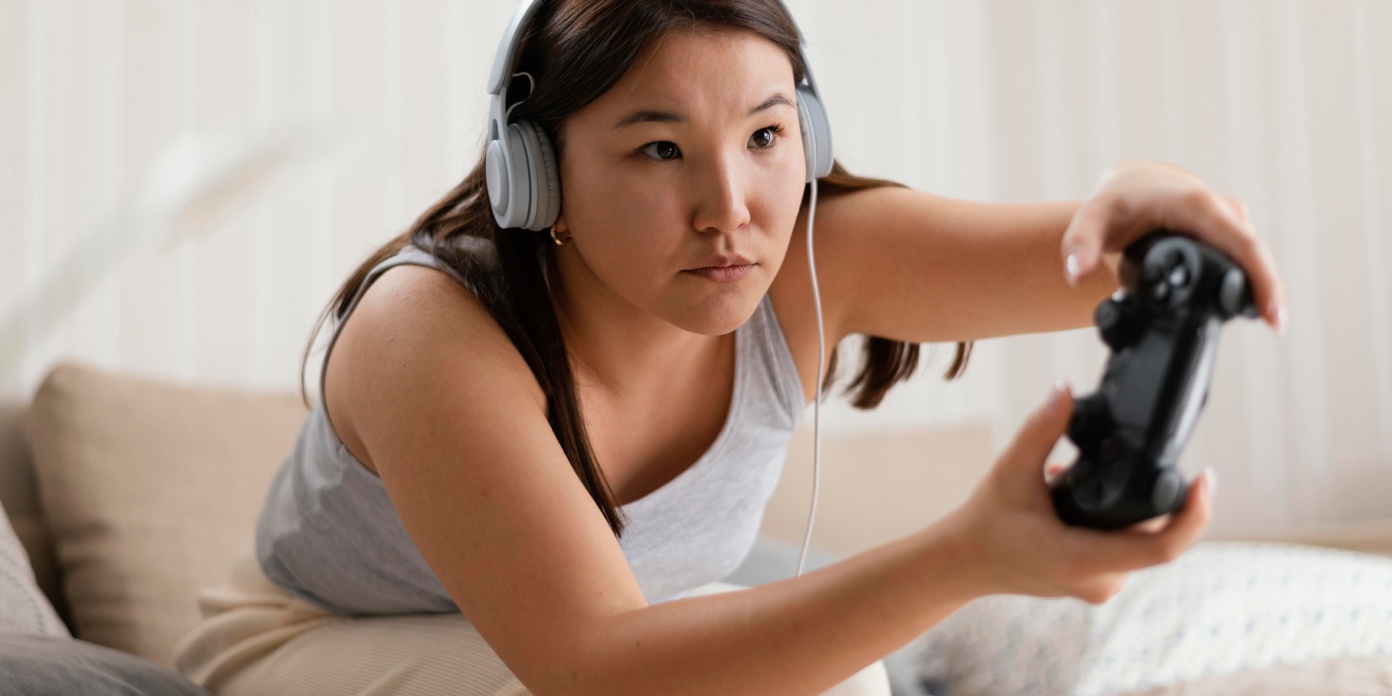 The stereotypes about female gamers debunked in 3 minutes