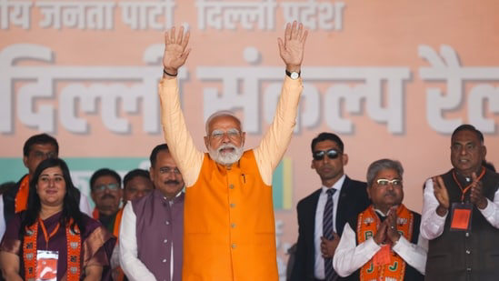 PM Narendra Modi's 'jhaadu ke tinke' dig at Arvind Kejriwal's AAP after ... PM Narendra Modi's 'jhaadu ke tinke' dig at Arvind Kejriwal's AAP after ...