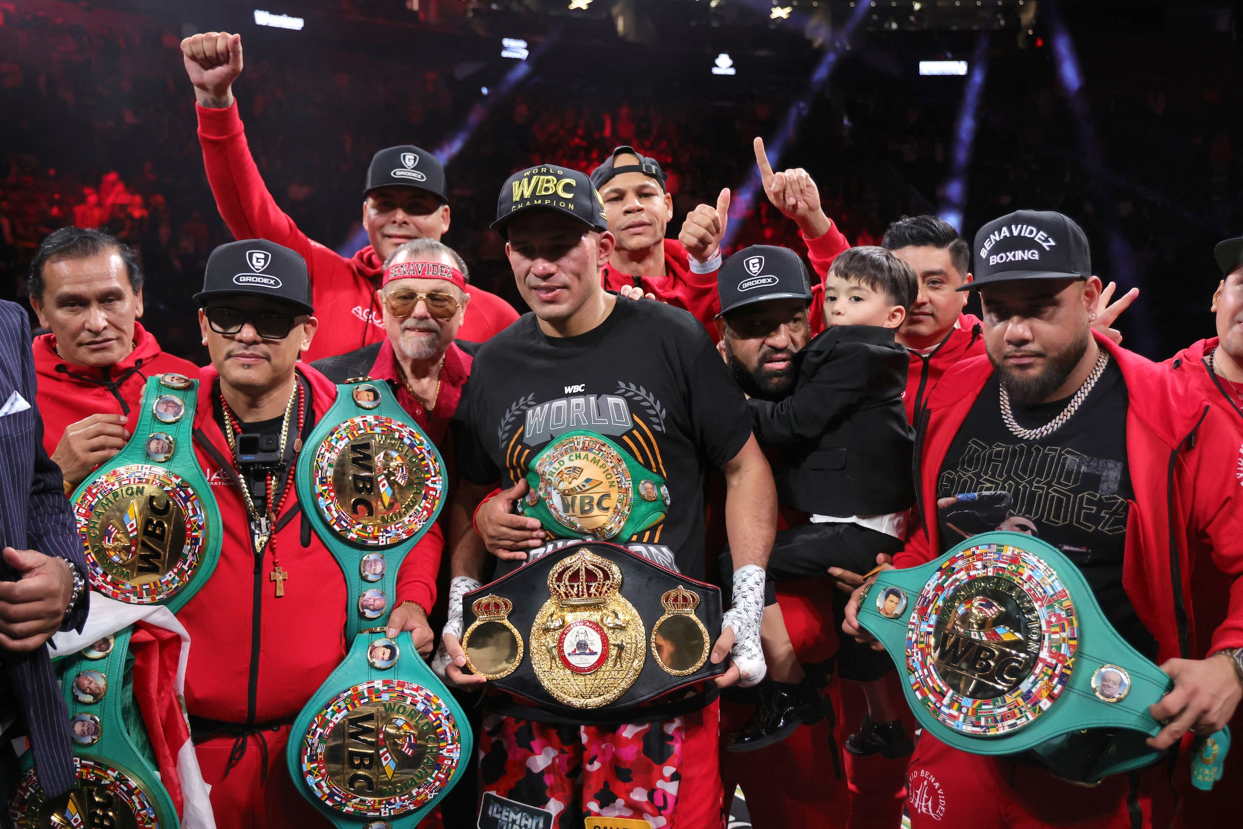 David Benavidez beats David Morrell to unify light heavy titles