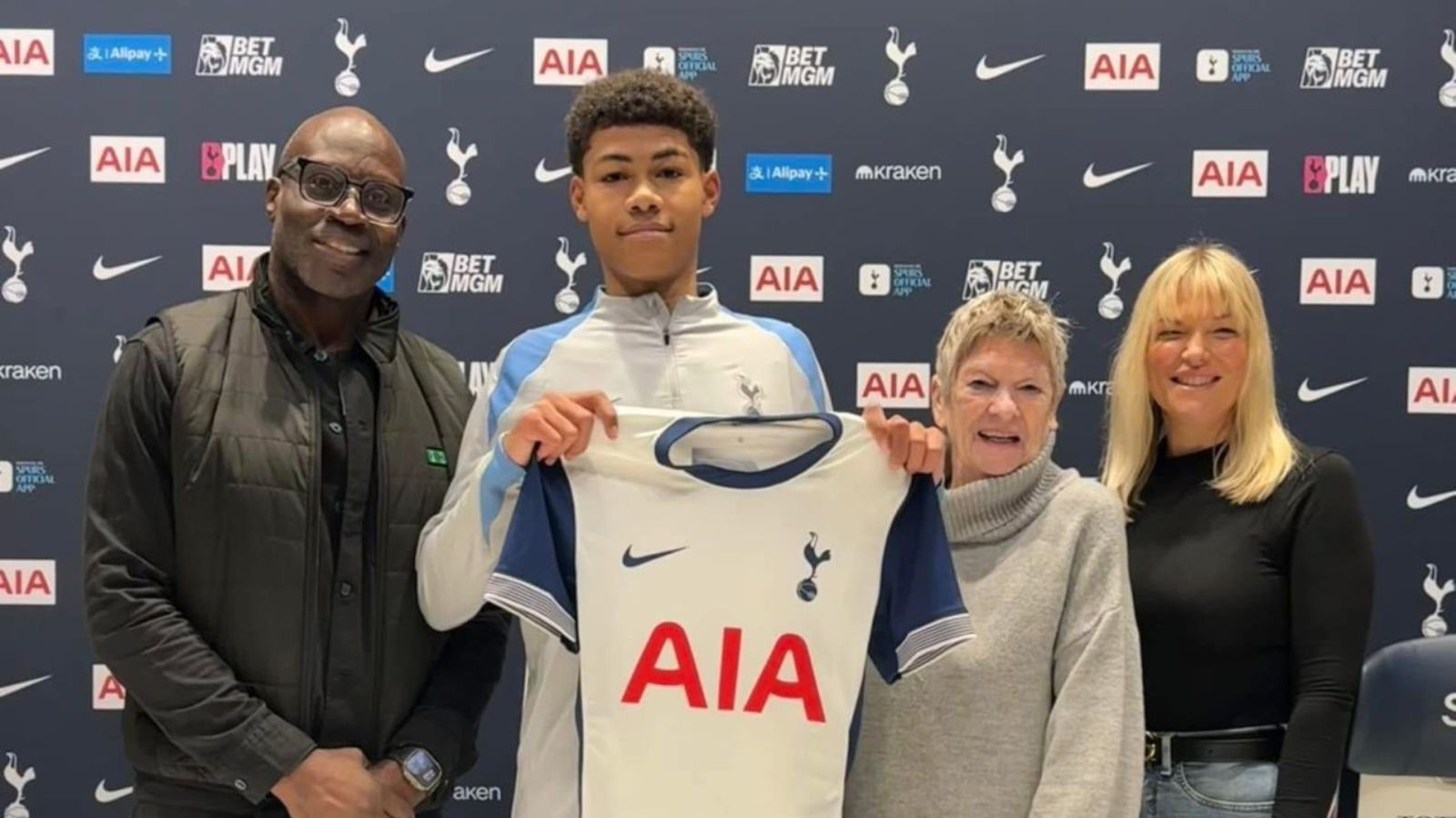 Rugby league icon’s son pens deal with Premier League giants as family ...