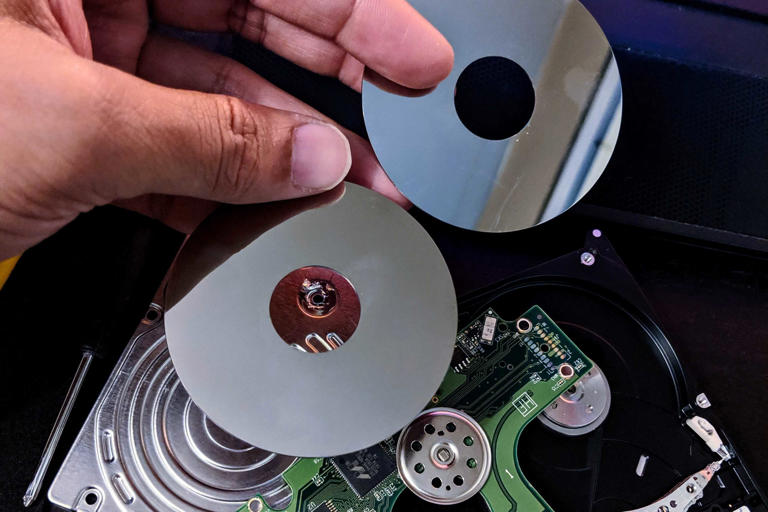 4 Reasons I Use Virtual Hard Disks Instead Of Partitioning My Storage