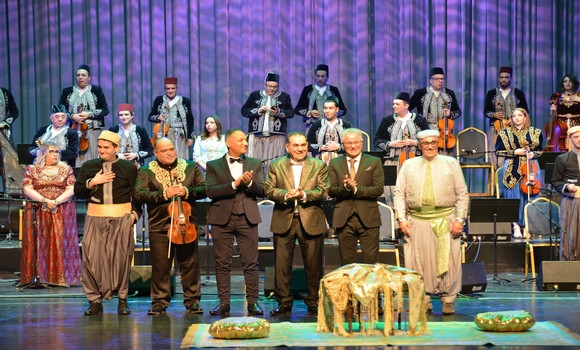 L'Opéra d'Alger vibre au rythme des "Mélodies de l’authenticité et du ...