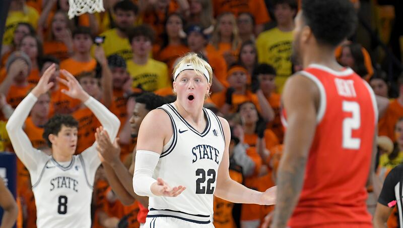 Utah State humbled in a big way in showdown against New Mexico