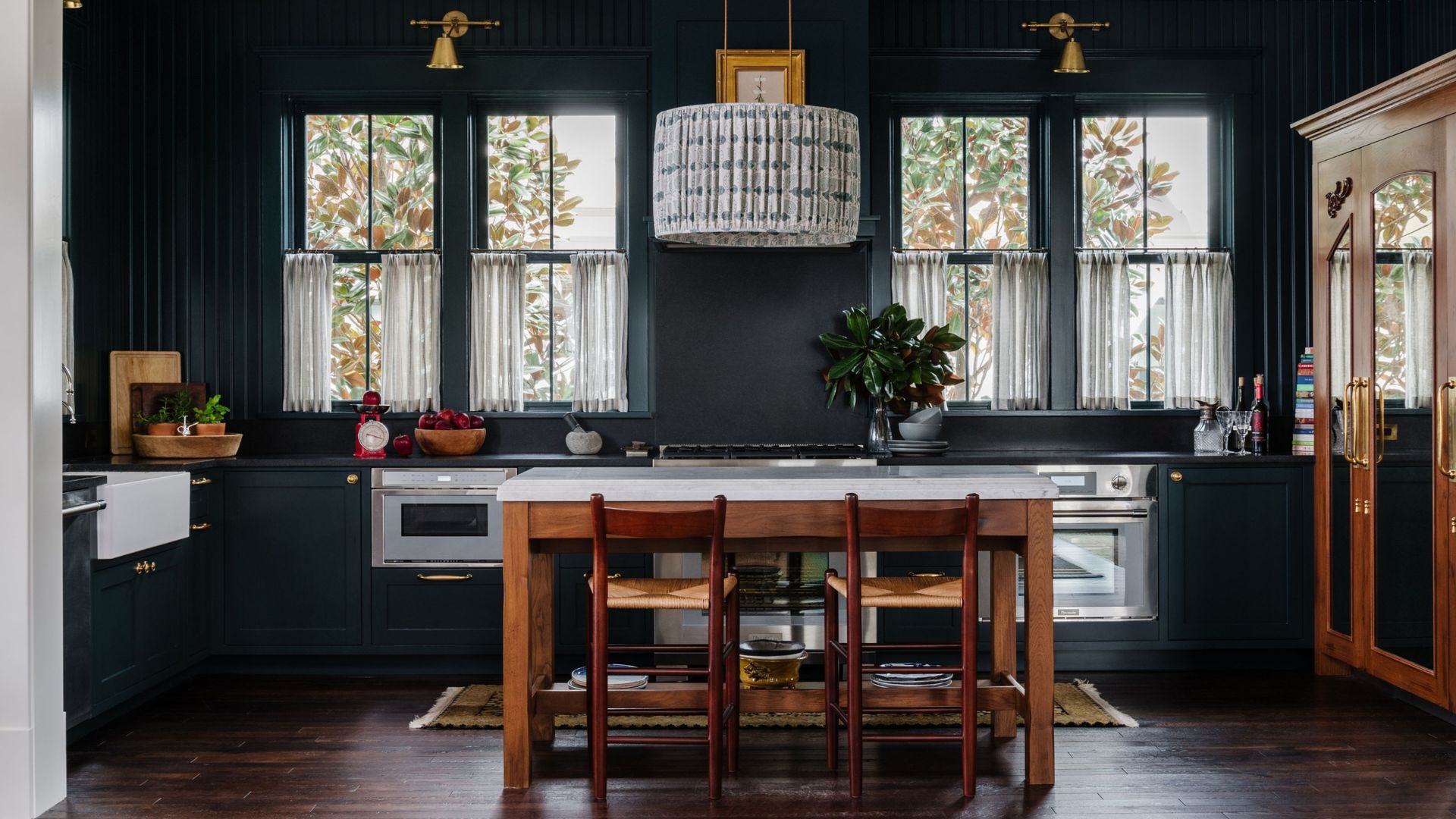This Benjamin Moore Shade Is the Perfect Moody Tone to Bring Into Your ...