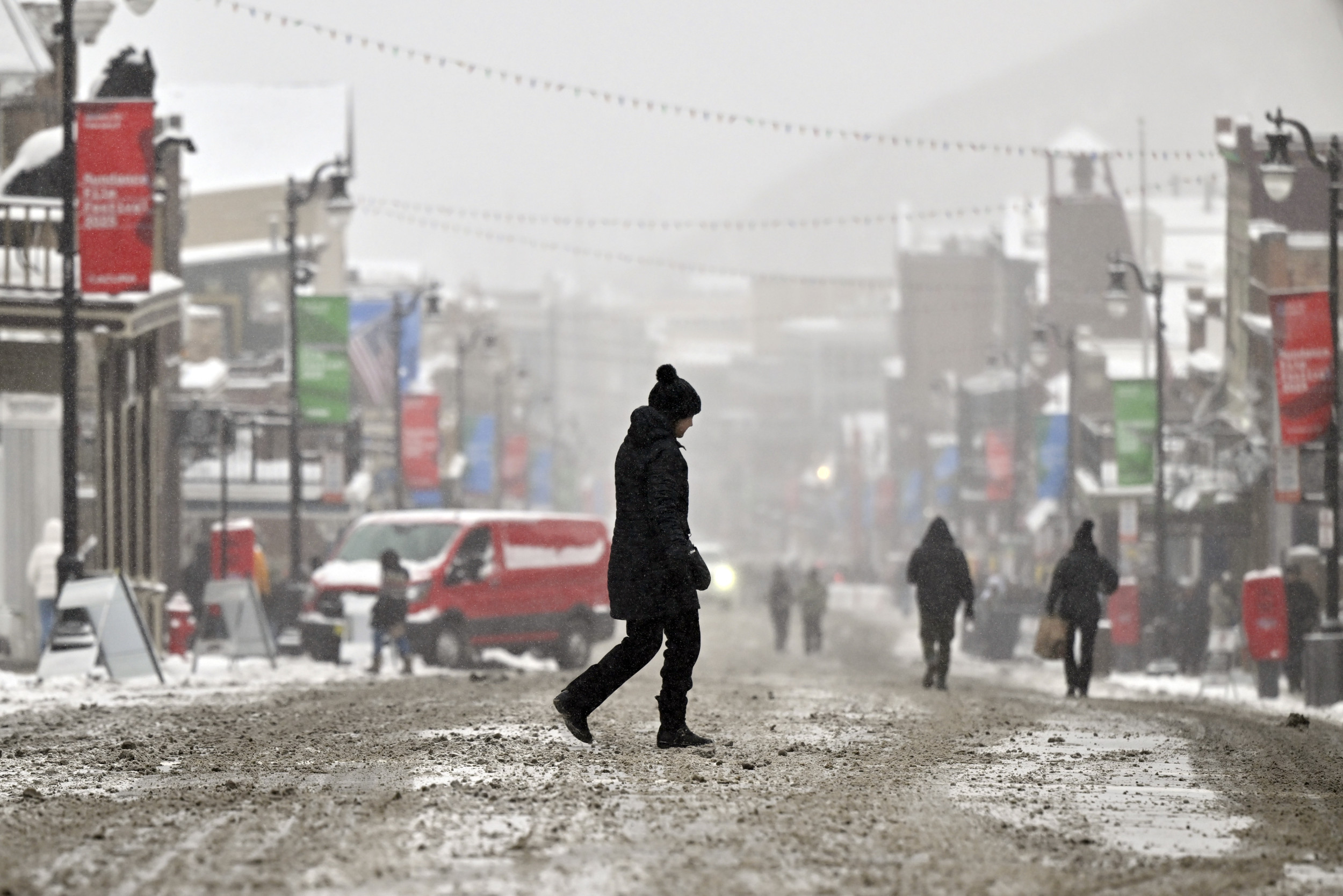 Winter Weather Warnings Issued for 12 States As 36 Inches of Snow To Hit