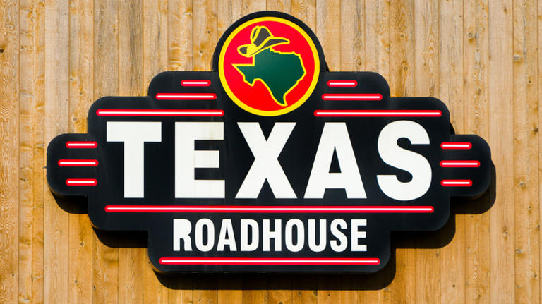 The $5 Texas Roadhouse Gift To DIY For Valentine's Day