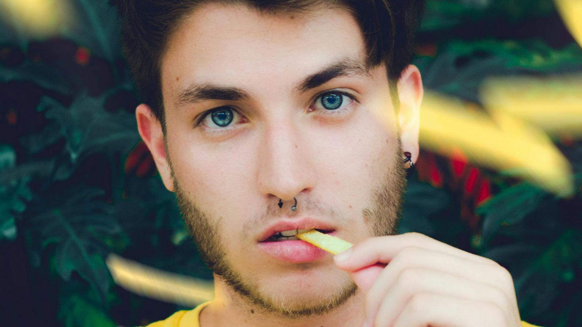 10 Foods Best Enjoyed Fresh & 10 That Get Better With Age