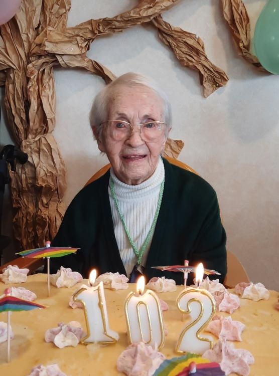 Francine Fatout, 102 ans, illumine la résidence Docmaël à Saint-Domineuc