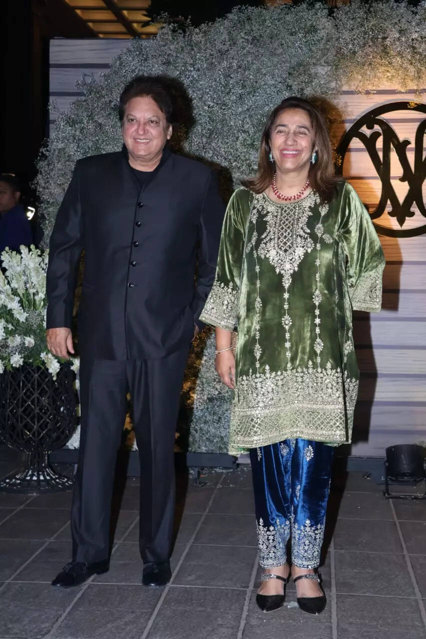 Jackky Bhagnani's cousin Vicky Bhagnani hosts star-studded sangeet ...