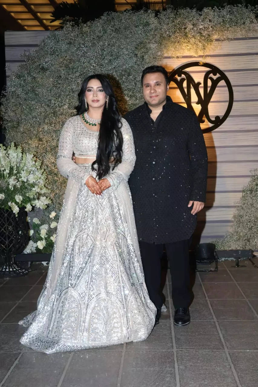 Jackky Bhagnani's cousin Vicky Bhagnani hosts star-studded sangeet ...