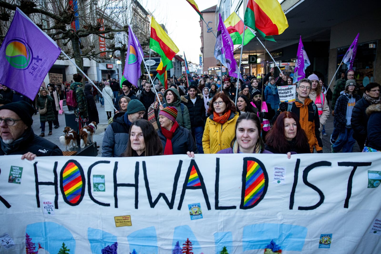 Mass protests against cooperation with far-right AfD sweep Germany