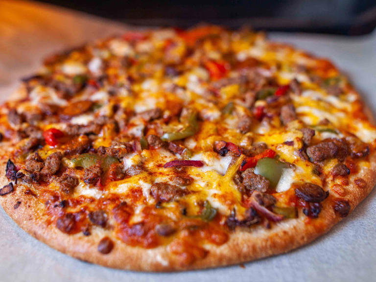 I asked 4 chefs how they cook frozen pizza and I'll never make it the ...
