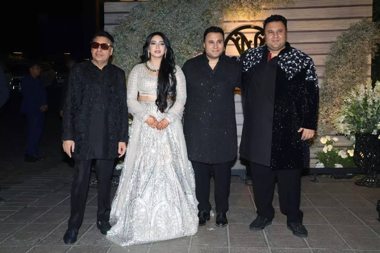 Jackky Bhagnani's cousin Vicky Bhagnani hosts star-studded sangeet ...