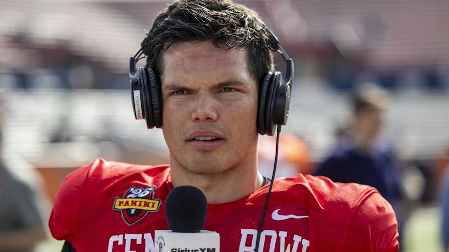 Oregon Ducks Quarterback Dillon Gabriel Shines at Senior Bowl, Boosts ...