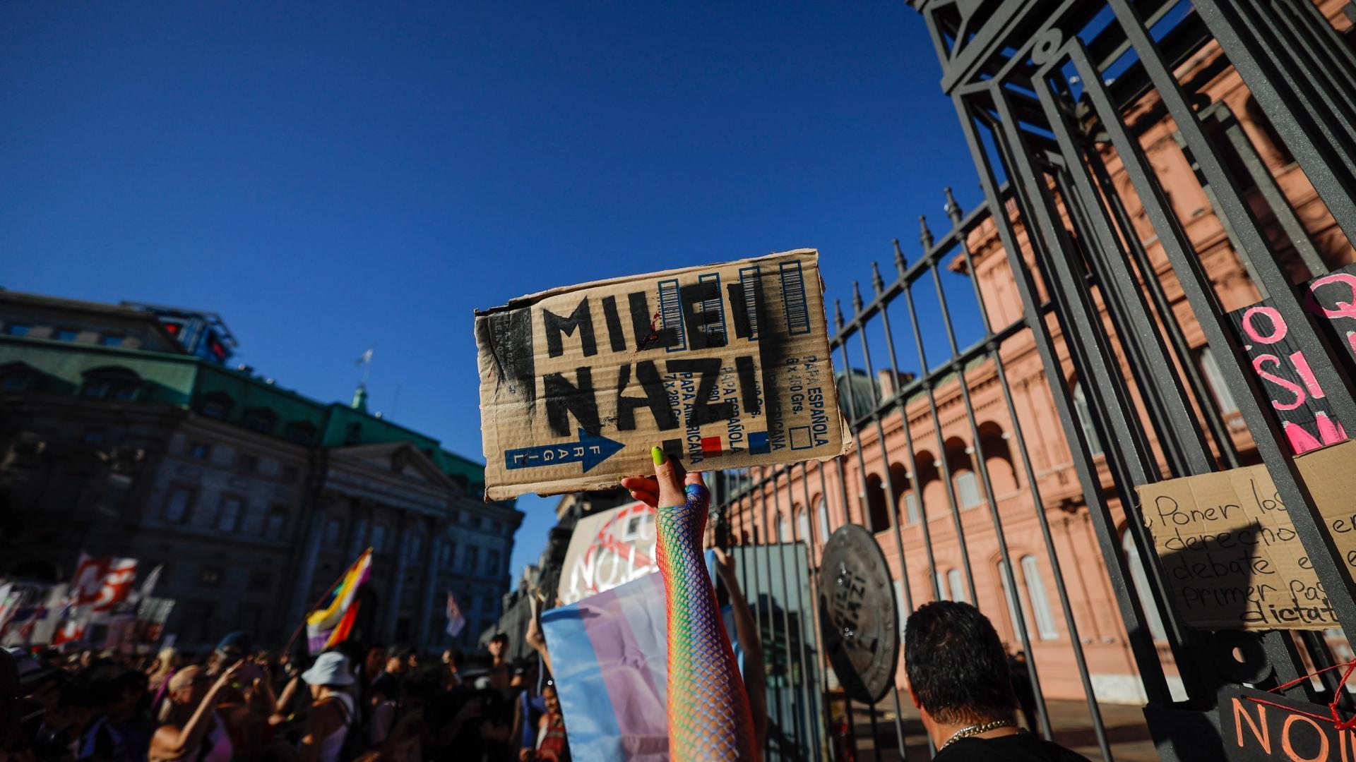 Miles de argentinos dicen "basta" a discursos racistas y homófobos de ...