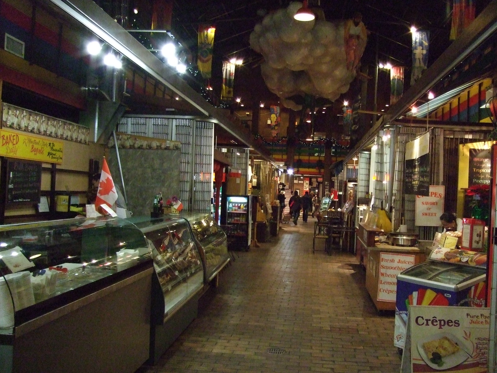 11 Canadian Chain Restaurants That Vanished