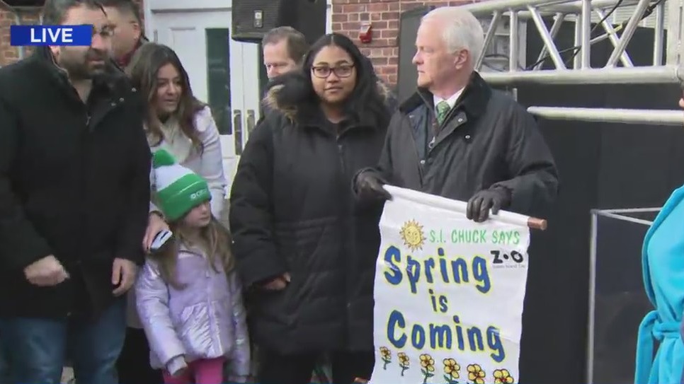 Staten Island Chuck predicts early spring