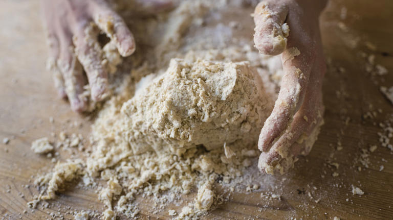 How To Easily Remove Sticky Dough From Your Fingers