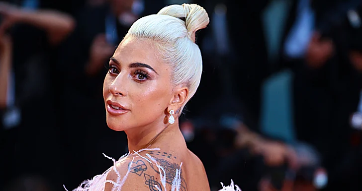 Lady Gaga surpreende os fãs com concerto gratuito