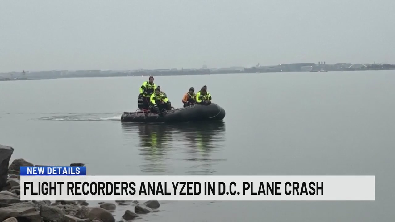 Flight recorders analyzed in D.C. plane crash
