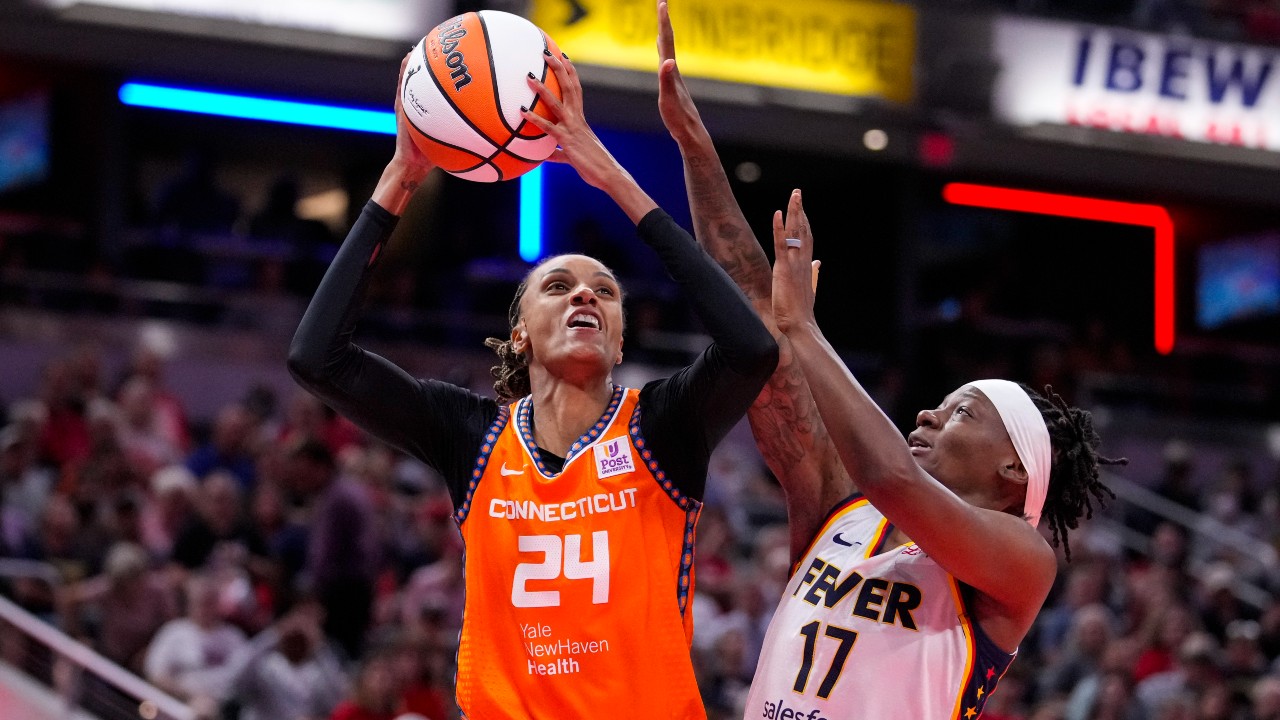 Report: Six-time All-Star DeWanna Bonner to sign with Indiana Fever