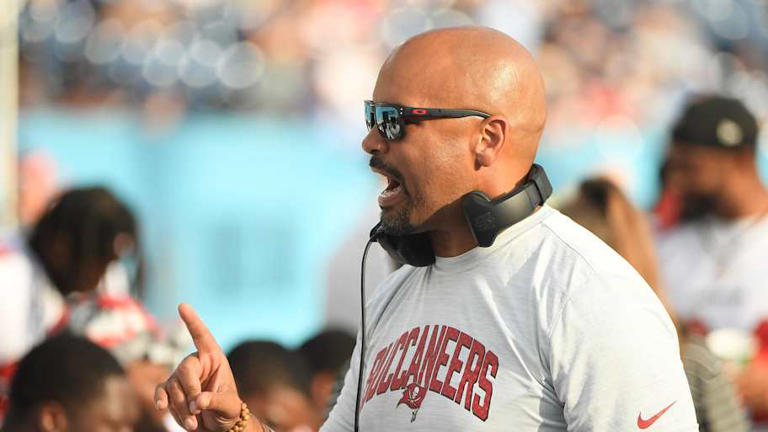 Key Buccaneers defensive staffer returning to Tampa Bay in 2025