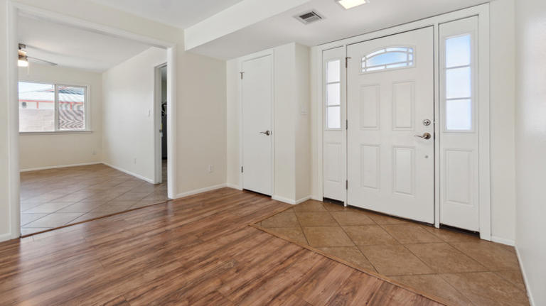 12 Stunning Ways To Fill An Awkward Corner In Your Entryway