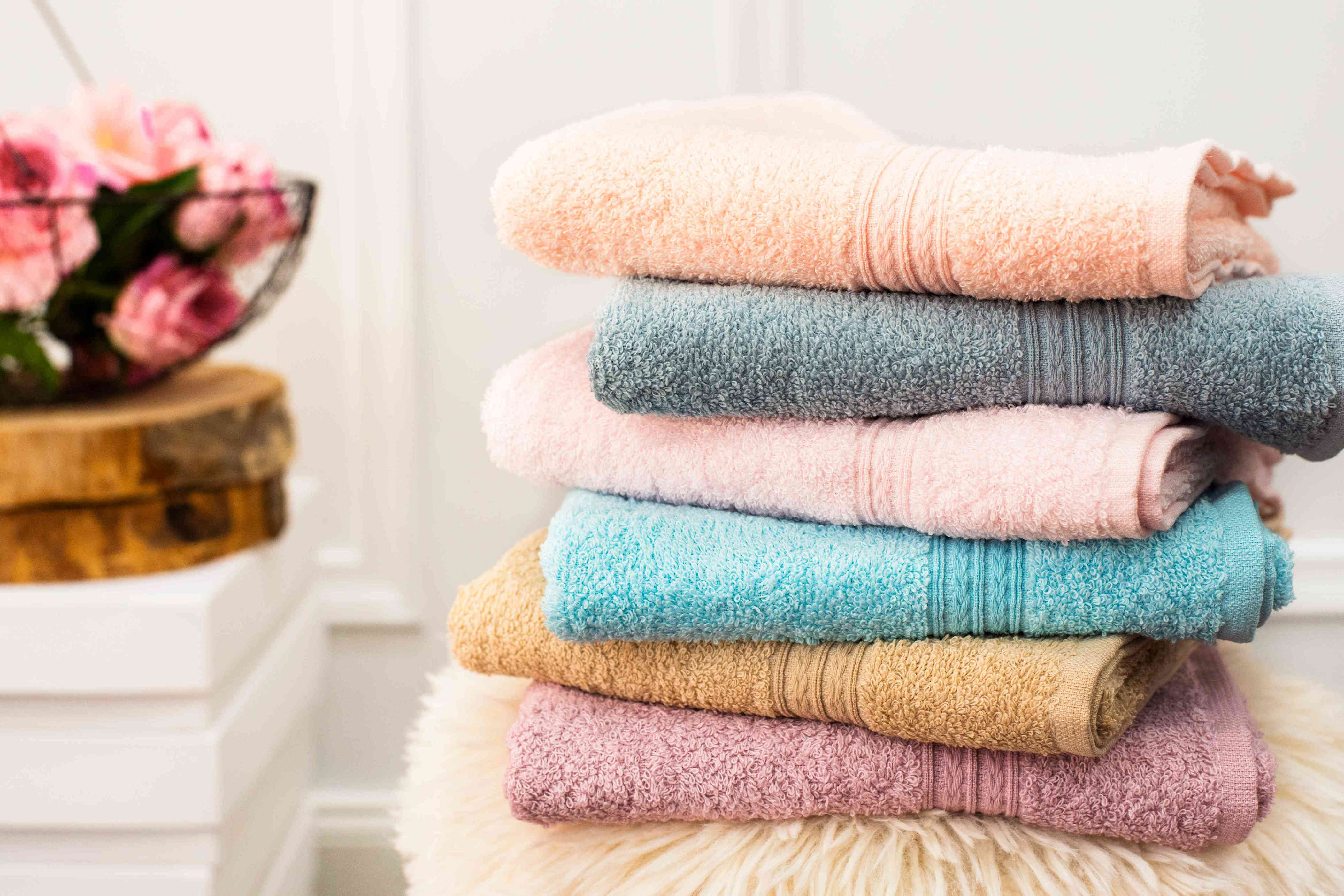Can you wash towels with clothes? The answer may surprise you